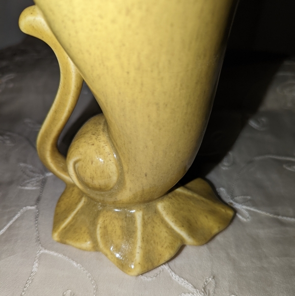 Red Wing | Accents | Vintage Red Wing Ceramic Cornucopia Leaf Vase ...